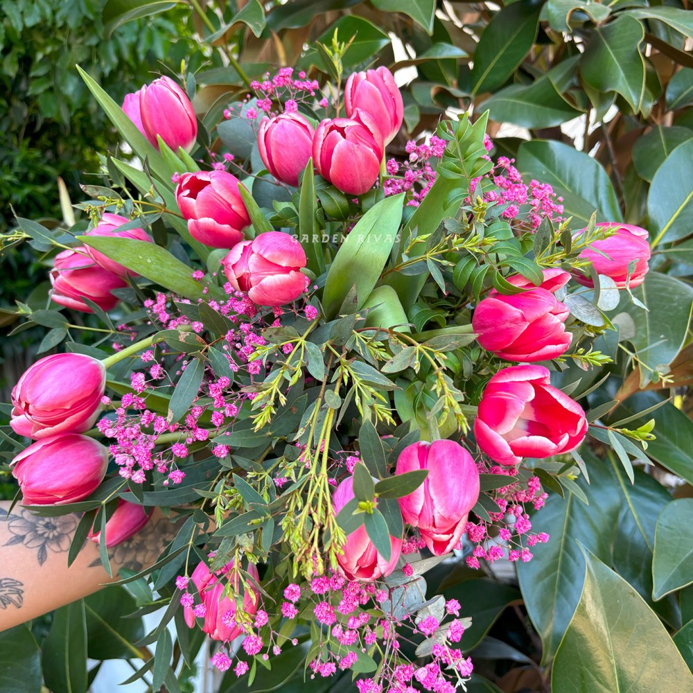 TULIPÁN. Ramo de flores con Tulipanes y mucho amor | Garden Rivas